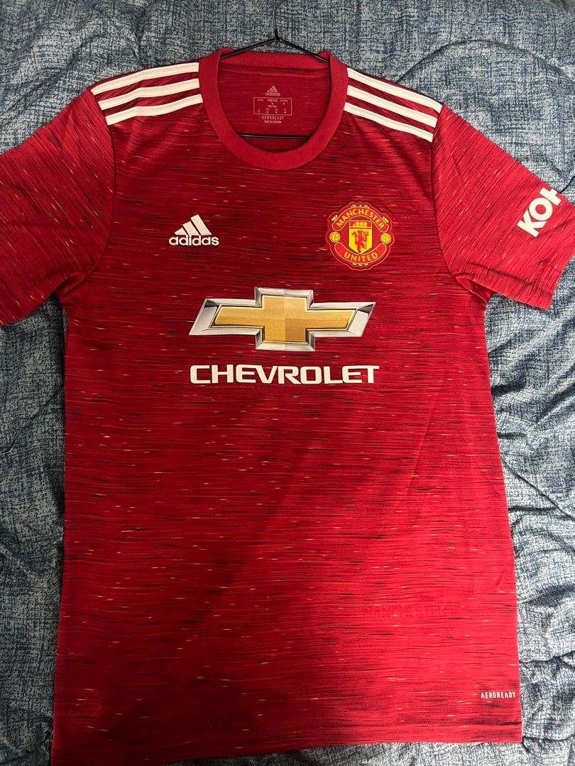 Man United home kit 20/21, Men's Fashion, Activewear on Carousell