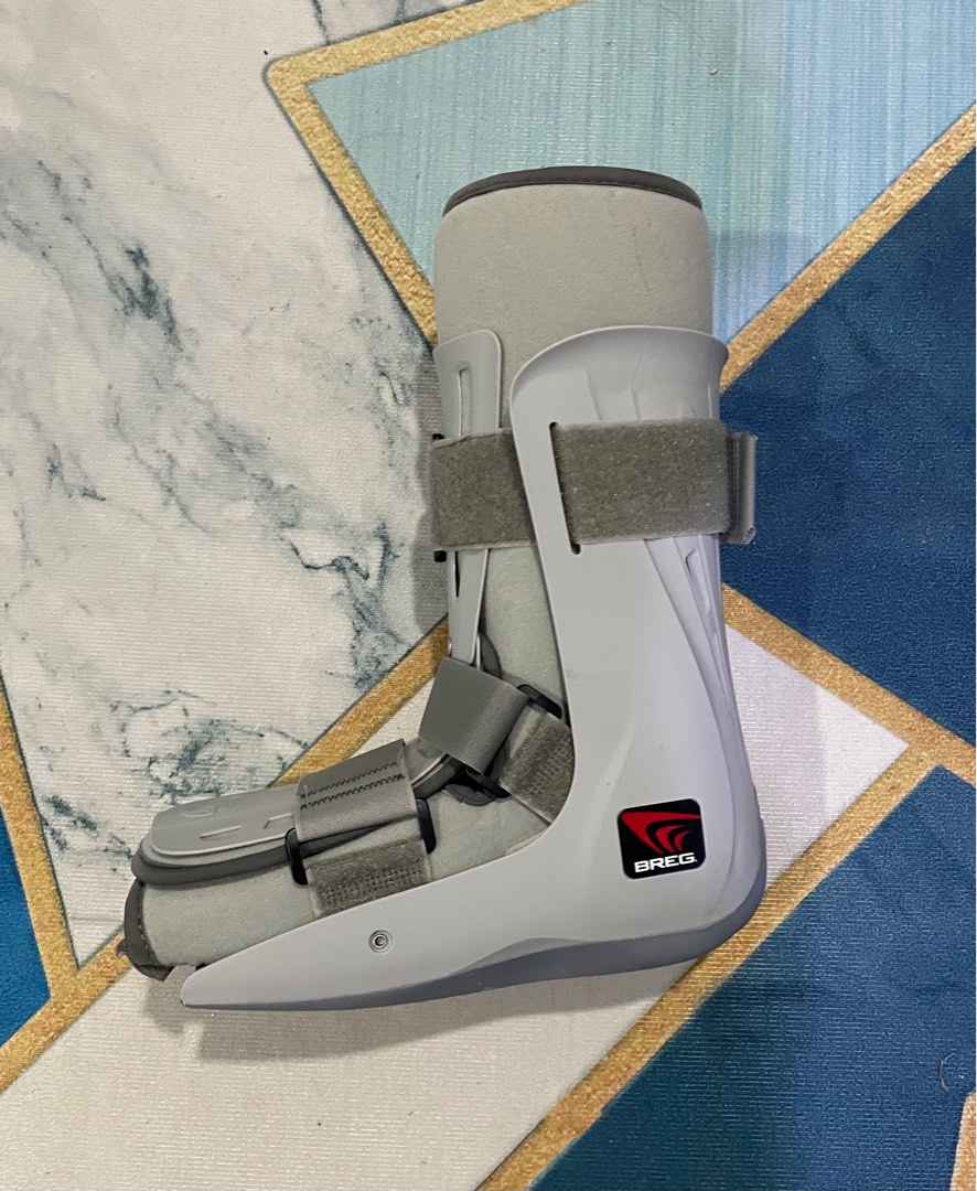 Mid-calf Aircast boot, Men's Fashion, Footwear, Boots on Carousell