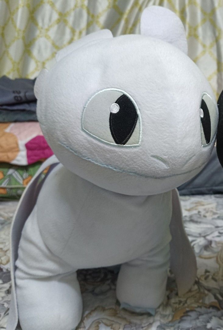 Original Tag How to train your dragon light furry, Hobbies & Toys, Toys ...