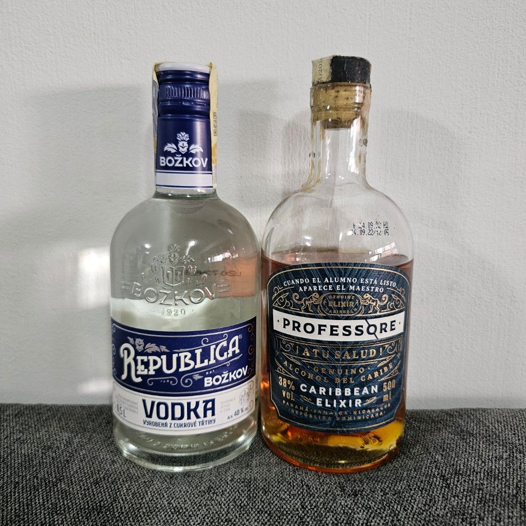 [From Europe] Republica Bozkov Vodka Professore Caribbean Elixir Rum ...
