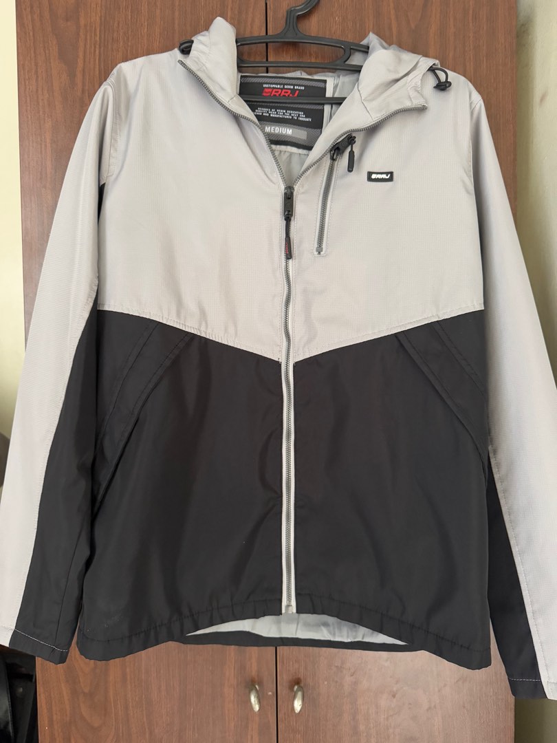 RRJ Windbreaker Jacket Medium, Women's Fashion, Coats, Jackets and ...