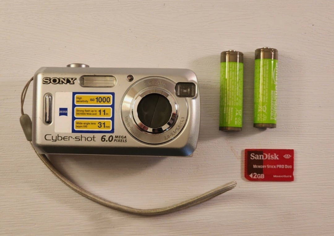 Sony Cybershot S600 Digital Camera, Photography, Cameras on Carousell