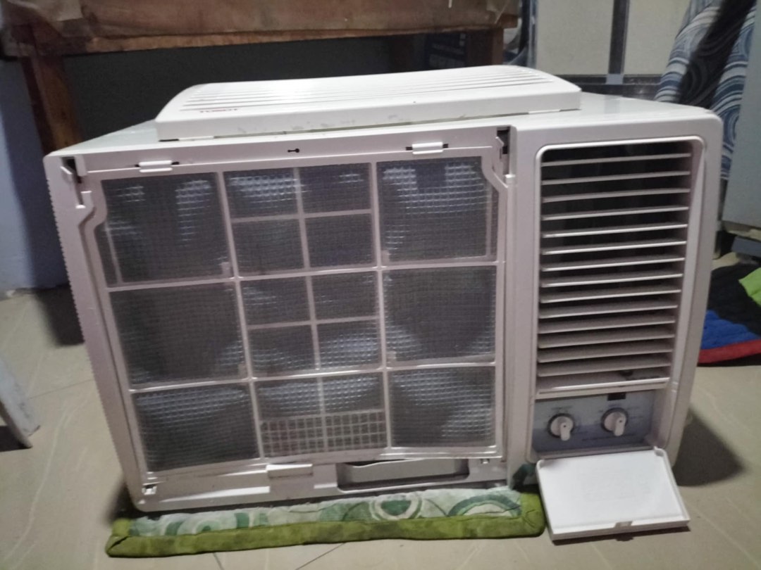 TOSOT 2.5 HP WINDOW TYPE AIRCON rush, TV & Home Appliances, Air Conditioning and Heating on ...