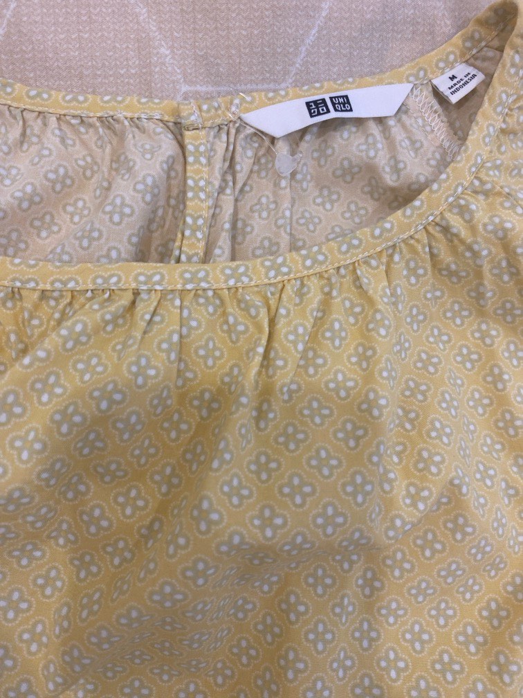 Uniqlo Batik, Women's Fashion, Tops, Blouses on Carousell