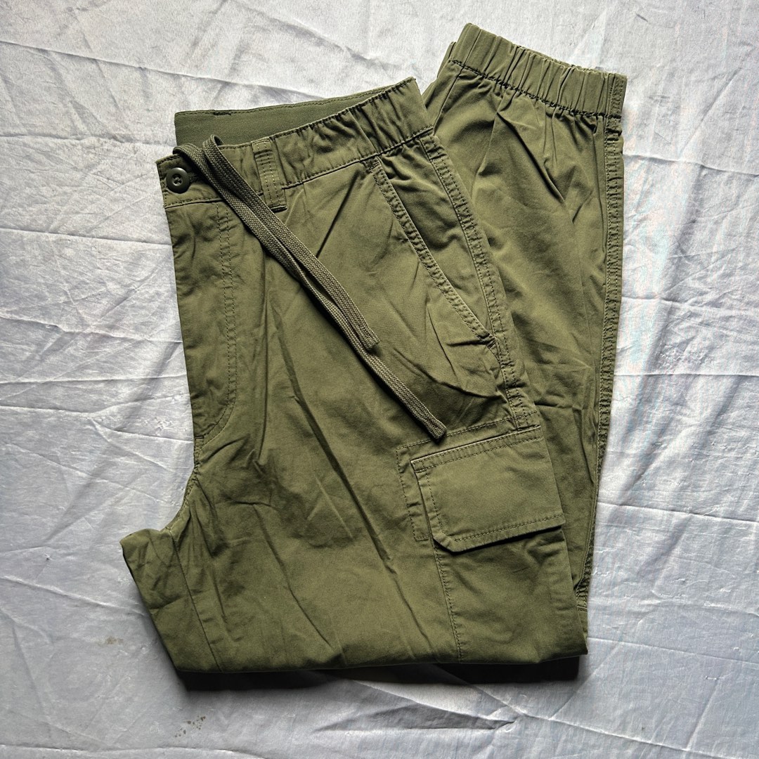 Uniqlo Smart Cargo Pants, Men's Fashion, Bottoms, Joggers on Carousell