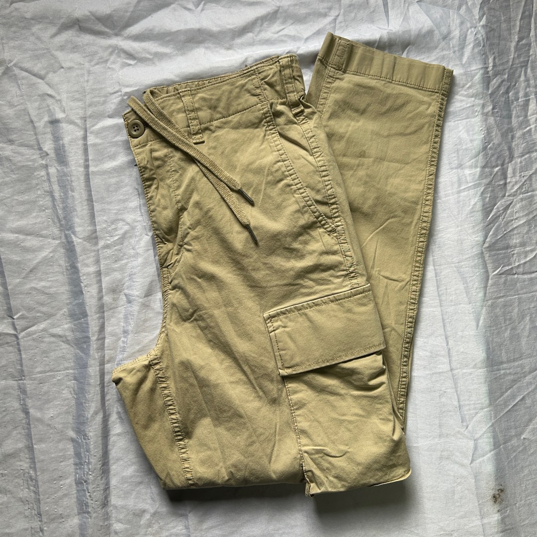 Uniqlo Smart Cargo Pants, Men's Fashion, Bottoms, Joggers on Carousell