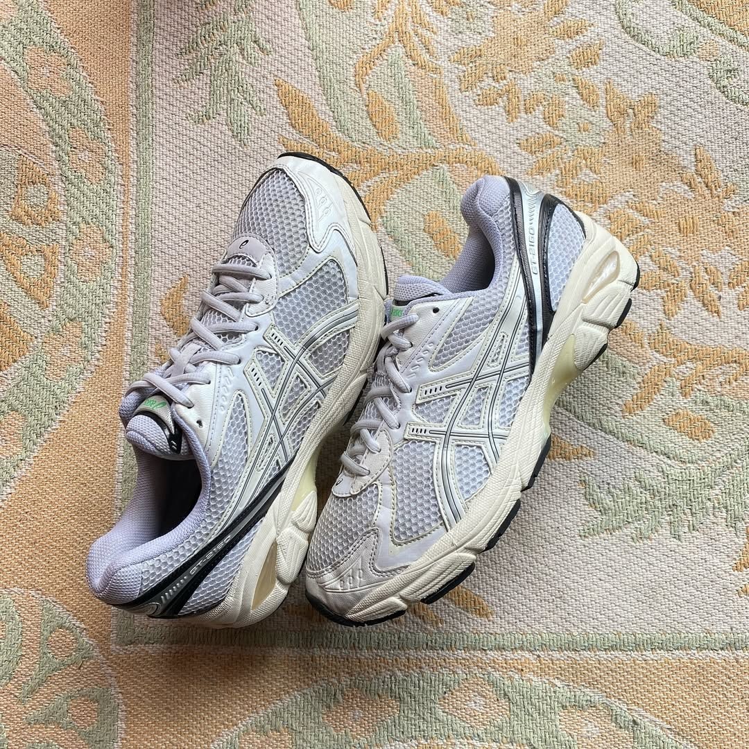 ASICS GT 1260 WHITE BLACK, Men's Fashion, Footwear, Sneakers on Carousell