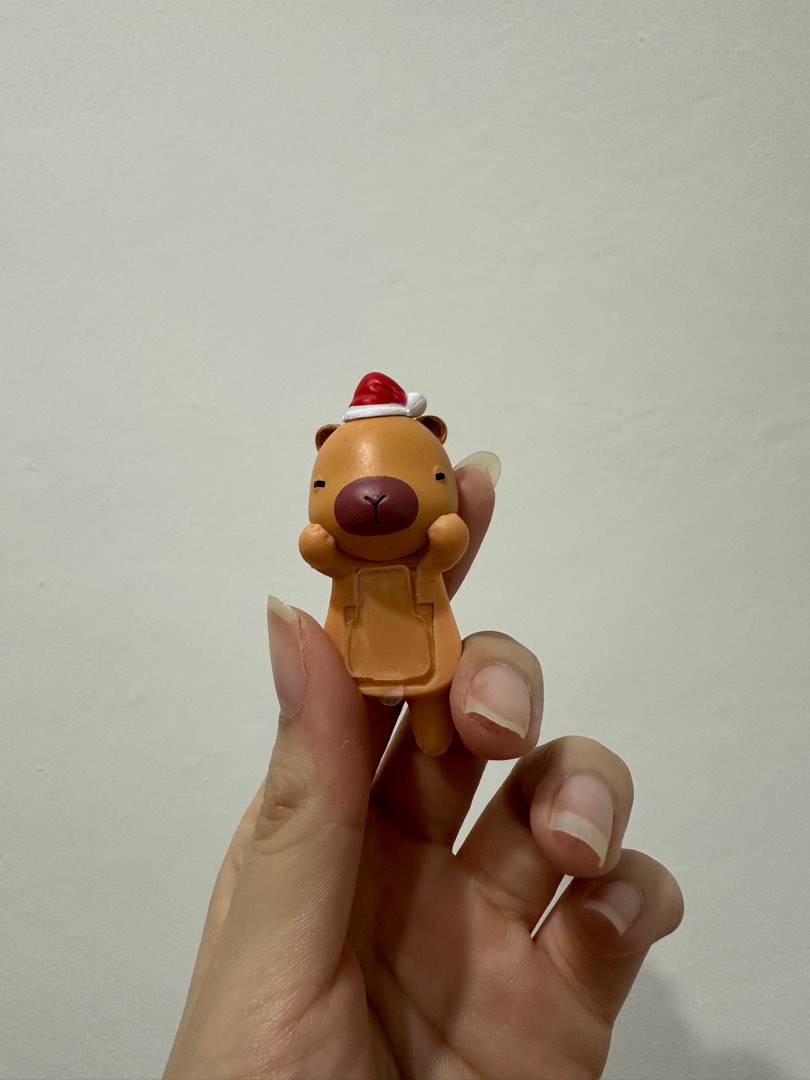 Capybara hippers christmas edition, Toys & Collectibles, Mainan di ...