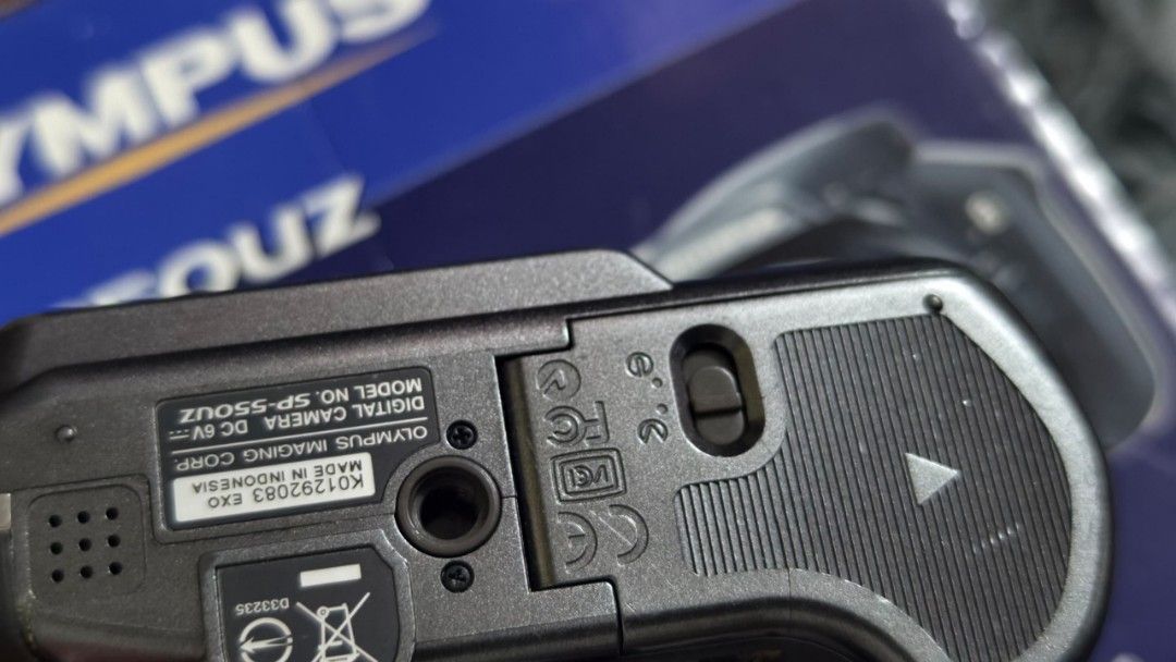Olympus SP550 Ultra Zoom Compact CCD Digital Camera, Photography ...