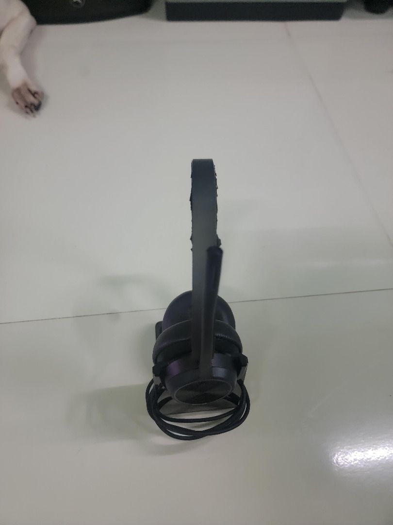 Poly Voyager 4320 Office headset with charging dock and USB Type C ...