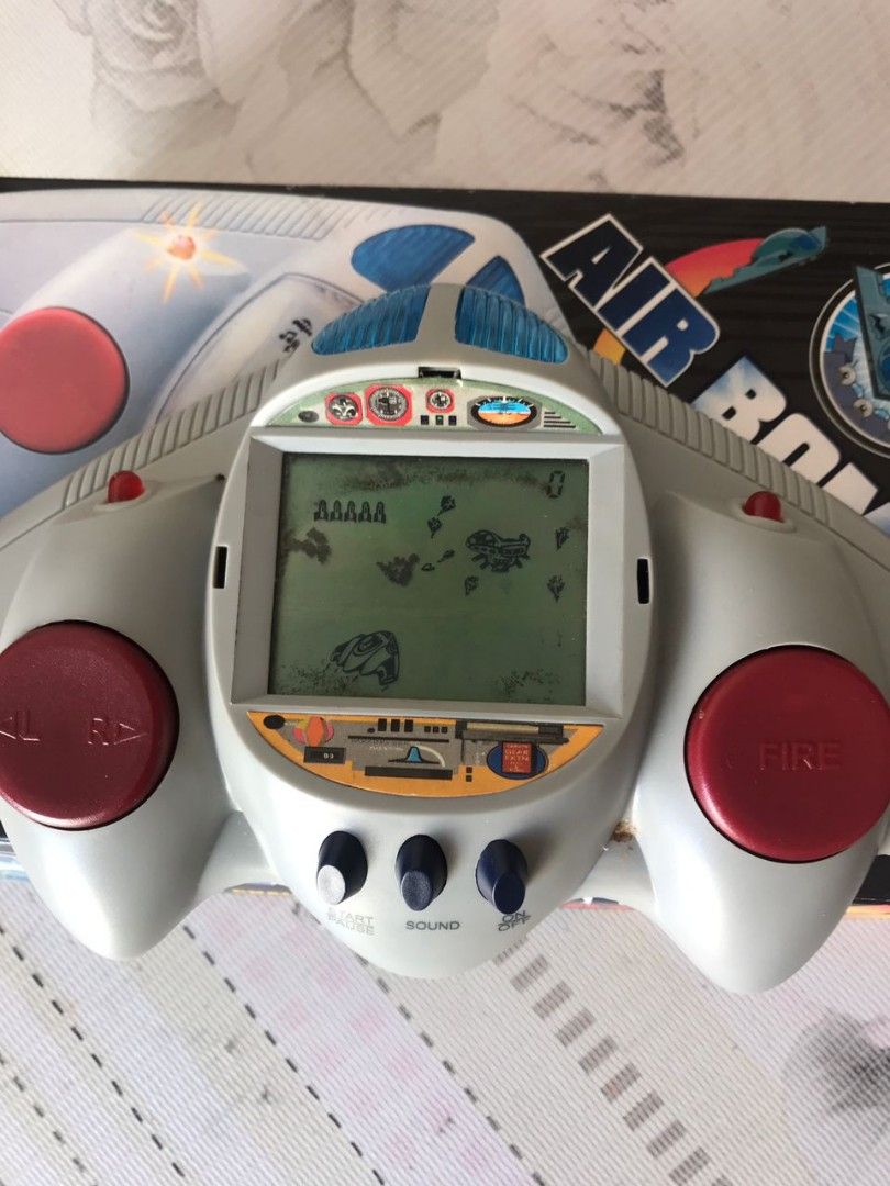 Vintage RadioShack AIR BOMBER Handheld Battery Operated Video Game ...
