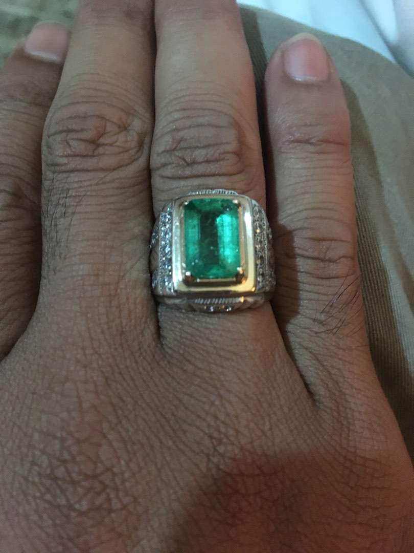 Zamrud colombia, Men's Fashion, Watches & Accessories, Jewelry on Carousell