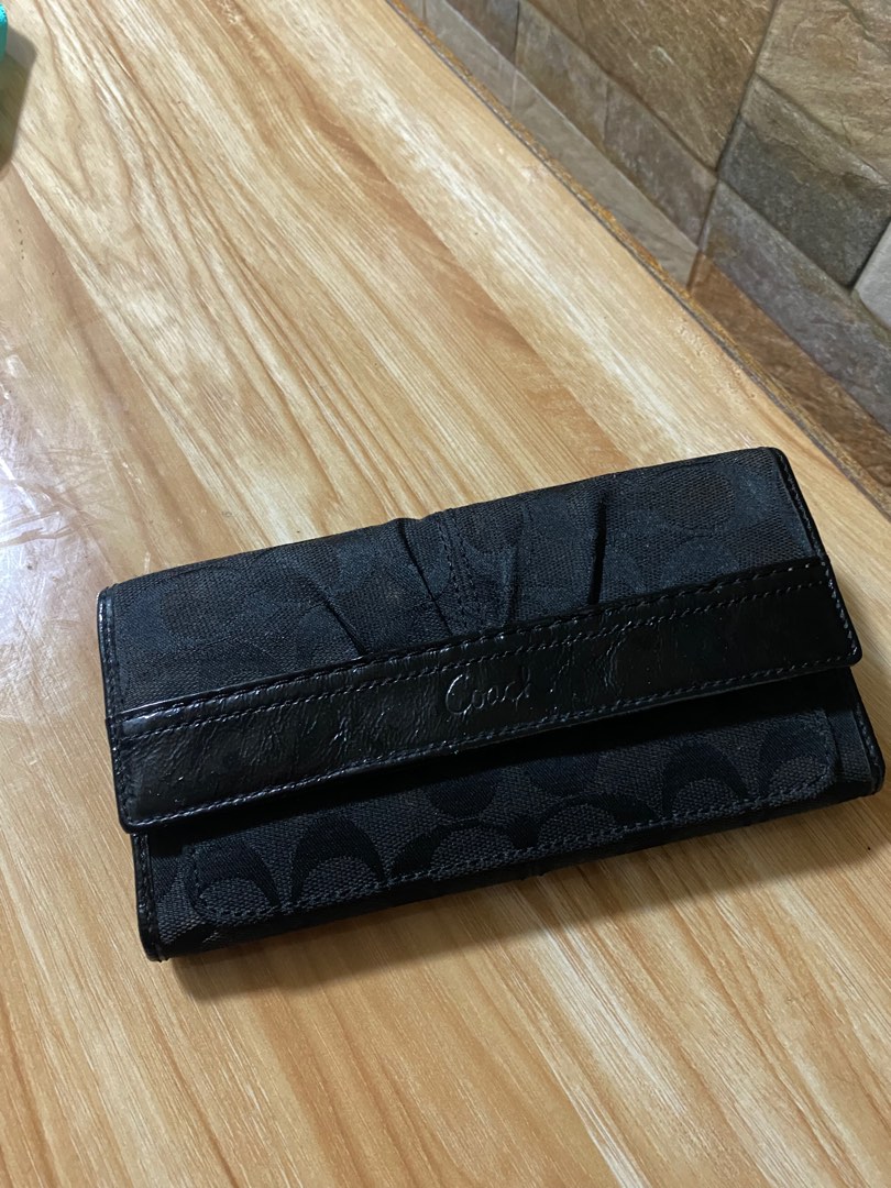 AUTHENTIC COACH WALLET, Luxury, Bags & Wallets on Carousell