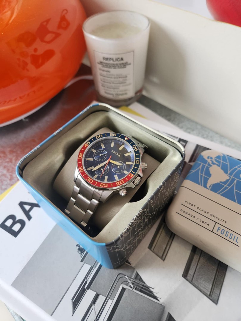 Fossil Bannon Red and Blue Watch, Luxury, Watches on Carousell