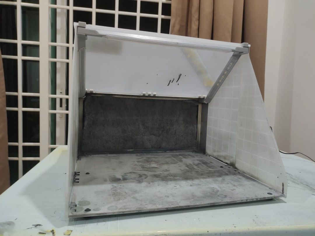 Hseng HS-E420DCLK spray booth with LED, Hobbies & Toys, Stationery ...
