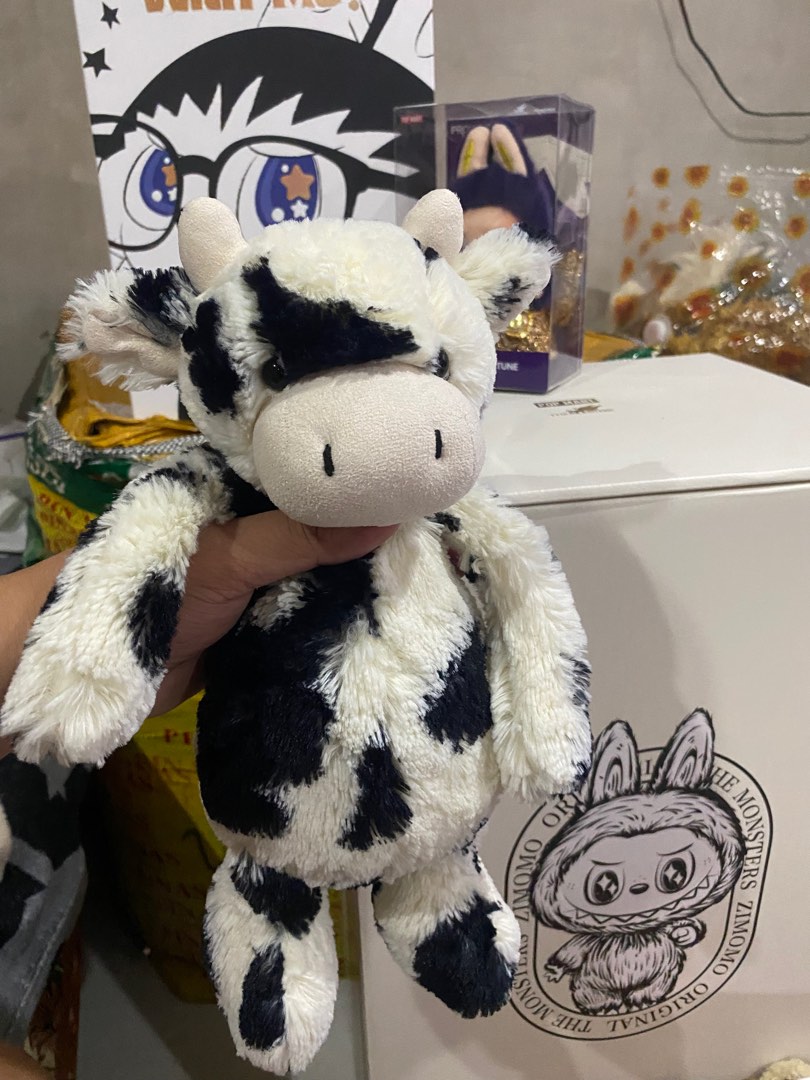 Jellycat Bashful Cow M, Hobbies & Toys, Memorabilia & Collectibles ...