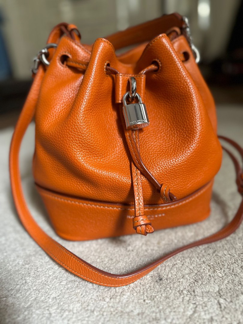 Marc Jacob the leather Bucket Bag, Fesyen Wanita, Tas & Dompet di Carousell