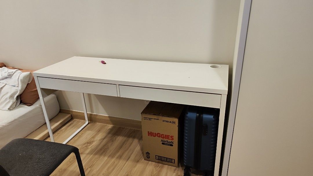 Meja ikea micke / ikea table micke, Furniture & Home Living, Furniture ...