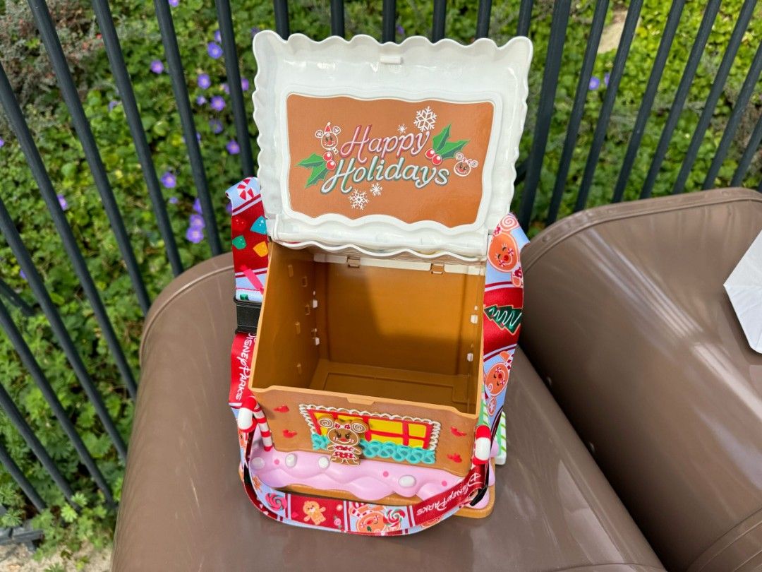 $60 Mickey and Minnie Gingerbread House Disneyland Popcorn Bucket (only ...