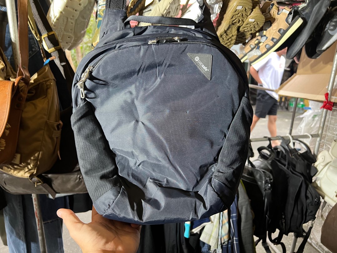 Pacsafe Vibe 300, Men's Fashion, Bags, Backpacks on Carousell