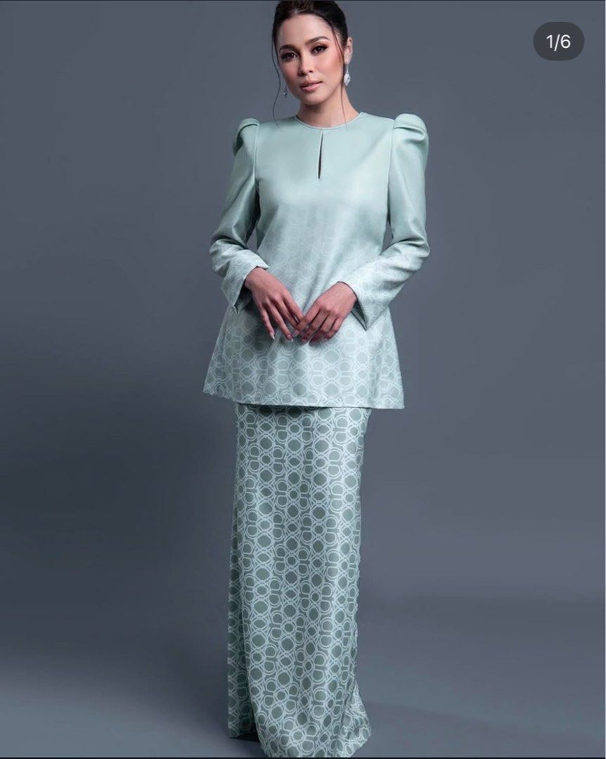 Rizman Ruzaini : RR Baju Kurung Kedah Cage in Sage Green, Women's ...
