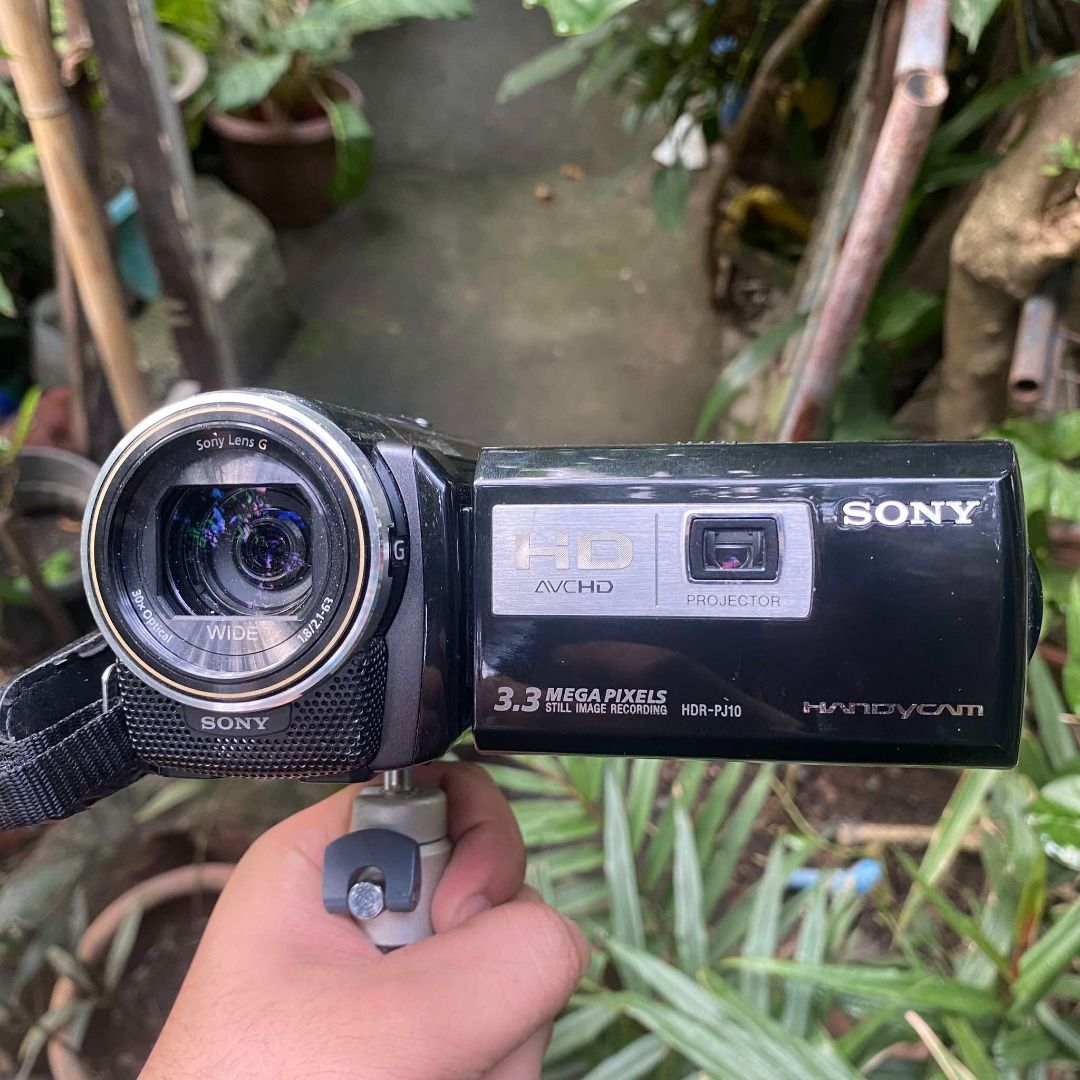 Sony HDR-PJ10. W Projector HANDYCAM / CAMCORDER VINTAGE OUTPUT ...