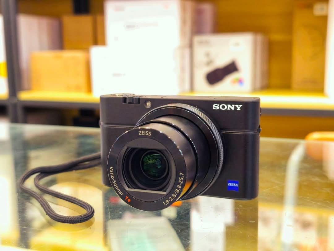 Sony Rx 100 MK4 Compact Cam, Photography, Cameras on Carousell