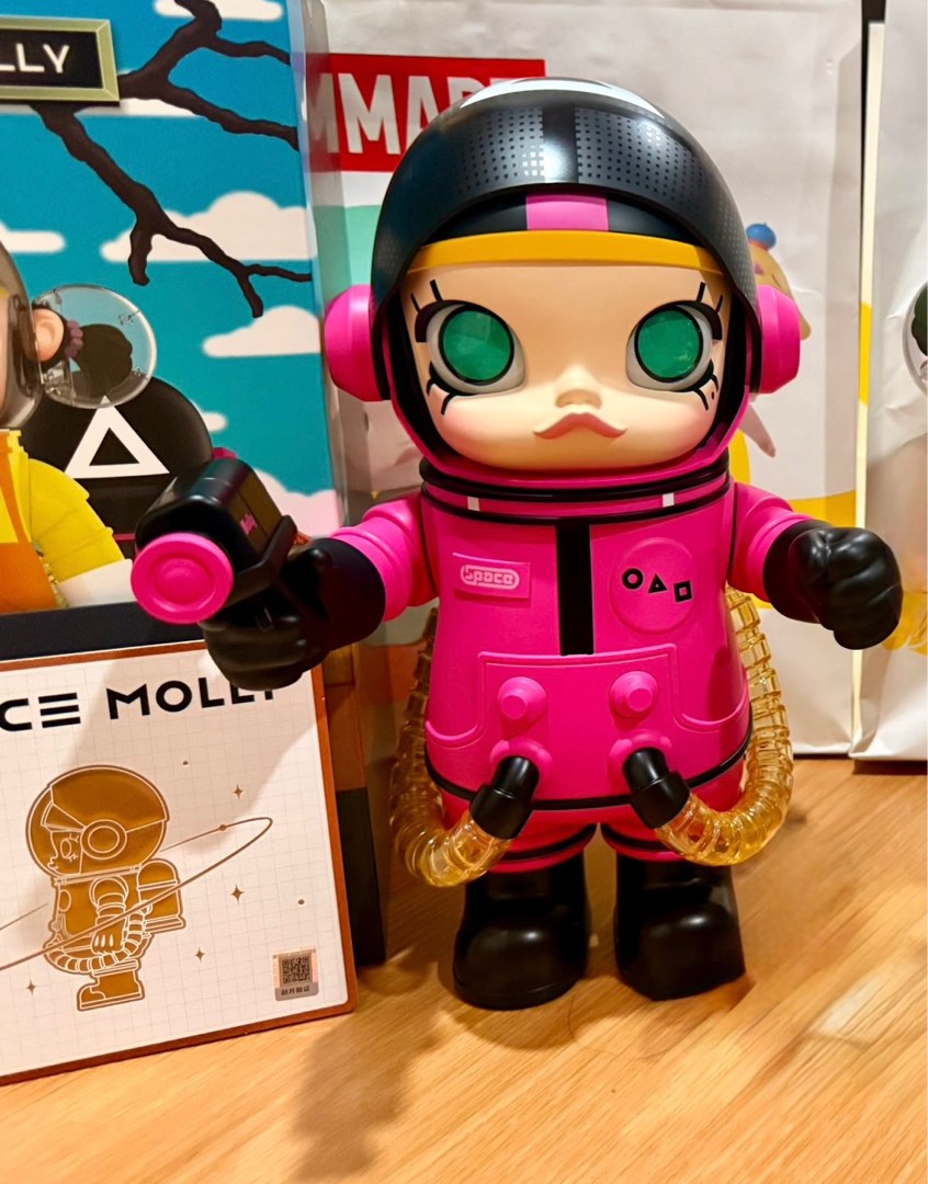 Squid Game Soldier Mega Space Molly 400%, Hobbies & Toys, Toys & Games ...