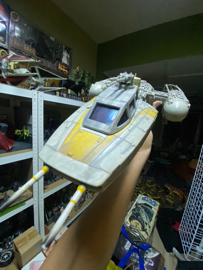 Star Wars: Y-Wing Fighter with Rebel Pilot - Lt.Lepira (Gold 4) - Toys ...