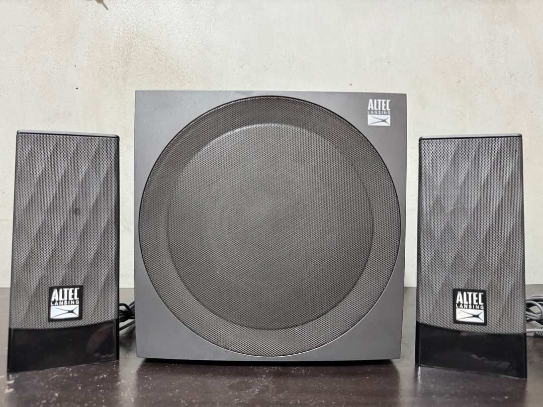 Altec Lansing Lozenge 2.1 Speaker with wireless volume controll, Audio ...