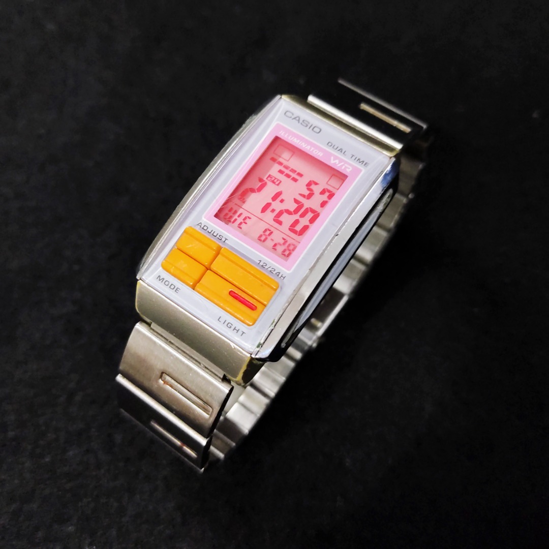 Casio Futurist Wrist Watch --- Metal Strap, Women's Fashion, Watches ...