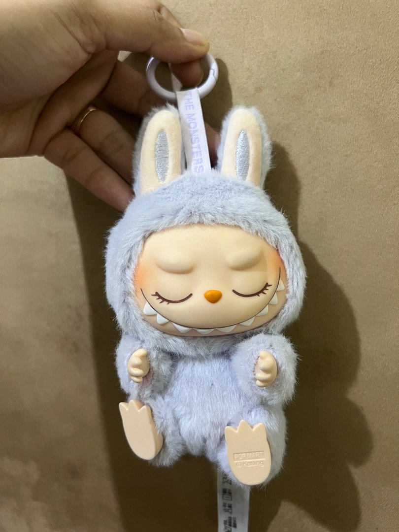 LABUBU V2 (ZIZI) AUTHENTIC, Fesyen Wanita, Aksesoris di Carousell