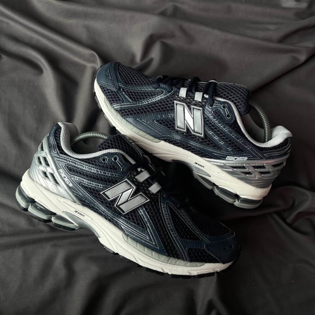 New balance 1906, Fesyen Pria, Sepatu , Sneakers di Carousell