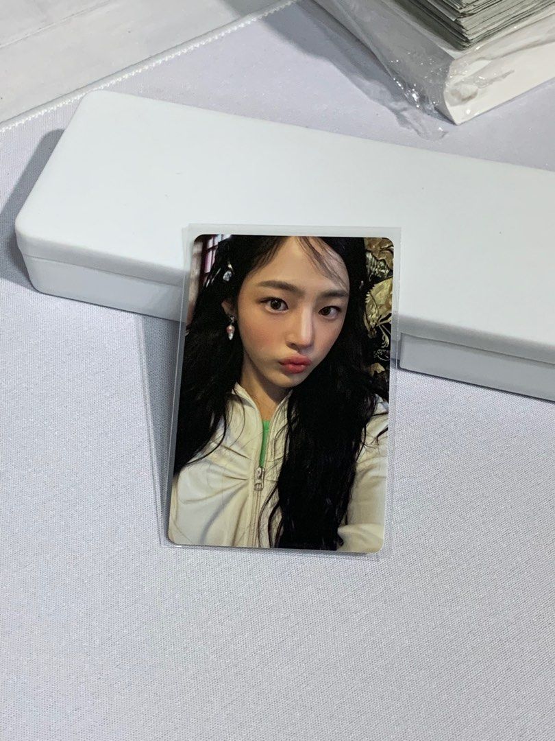 NewJeans Minji Official Photocard (2nd Ep Get Up Beach Bunny Bag Version), Hobbies & Toys ...