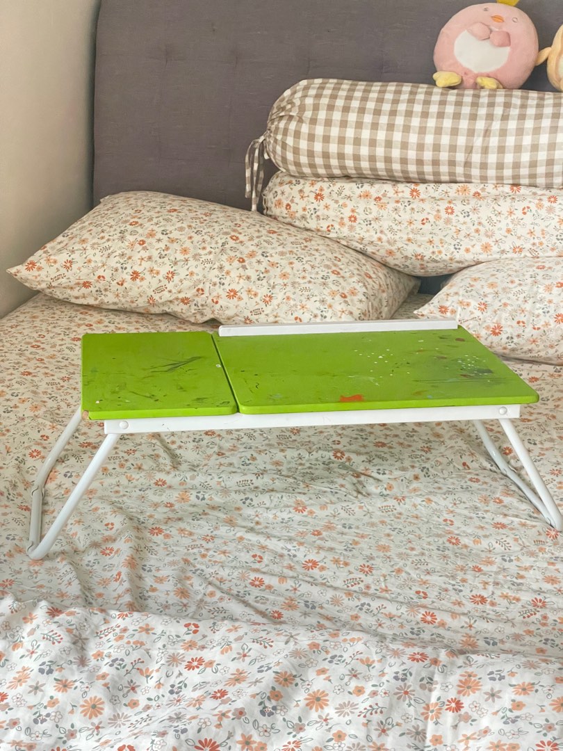 Steel Foldable Lap Table / Meja Lipat Belajar, Furniture & Home Living ...