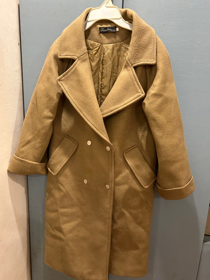Thick wool coat, Women's Fashion, Coats, Jackets and Outerwear on Carousell