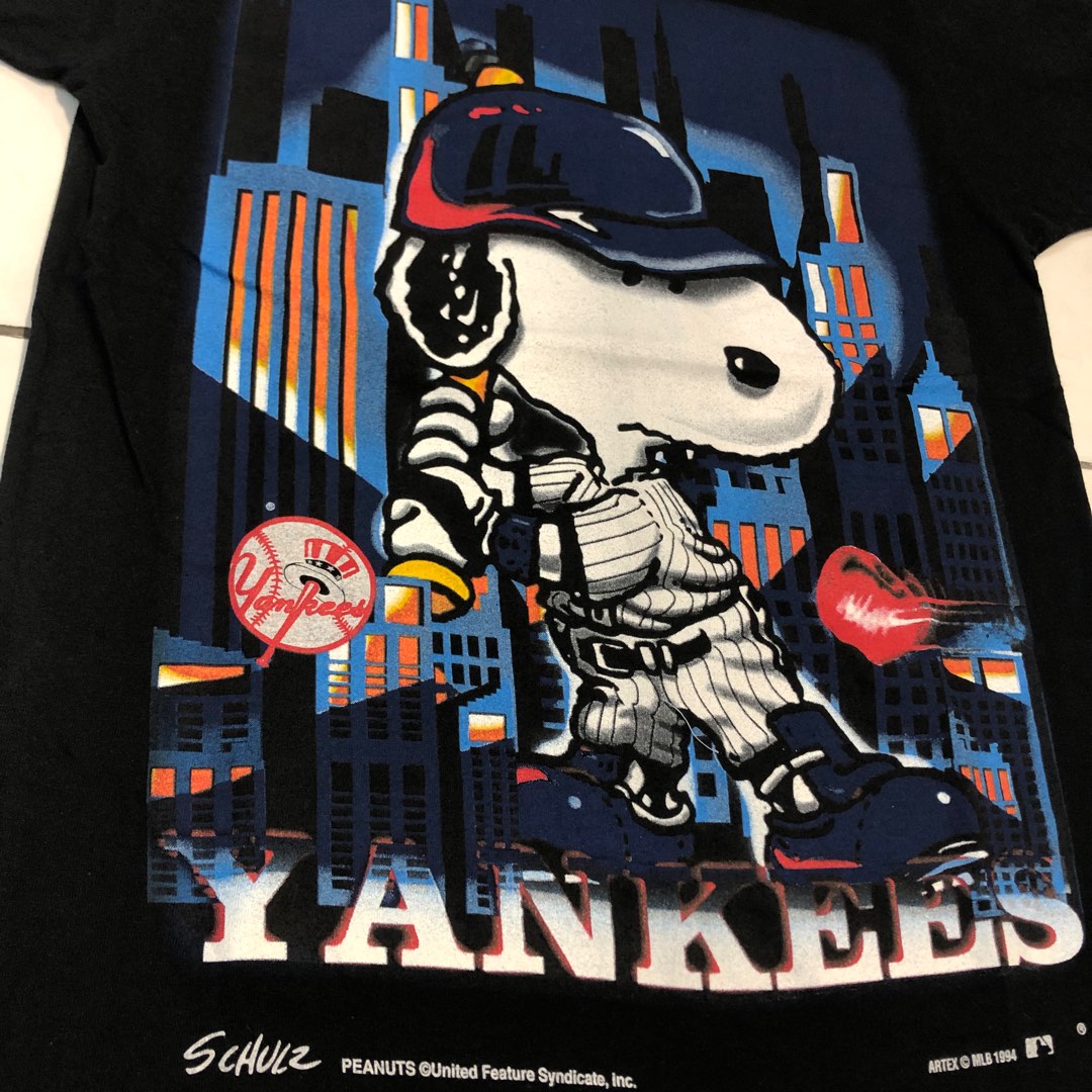 Vintage Peanuts X MLB Yankees, Men's Fashion, Activewear on Carousell