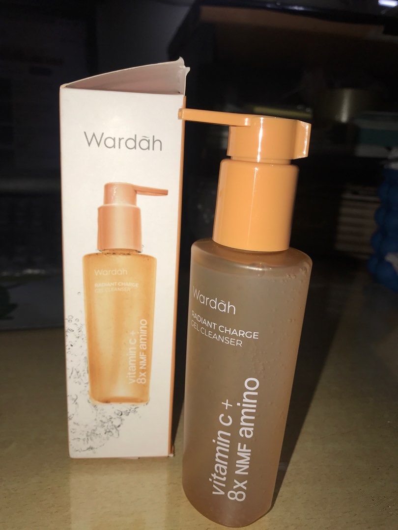 wardah cleanser with vit c, Kesehatan & Kecantikan, Kulit, Sabun & Tubuh di Carousell