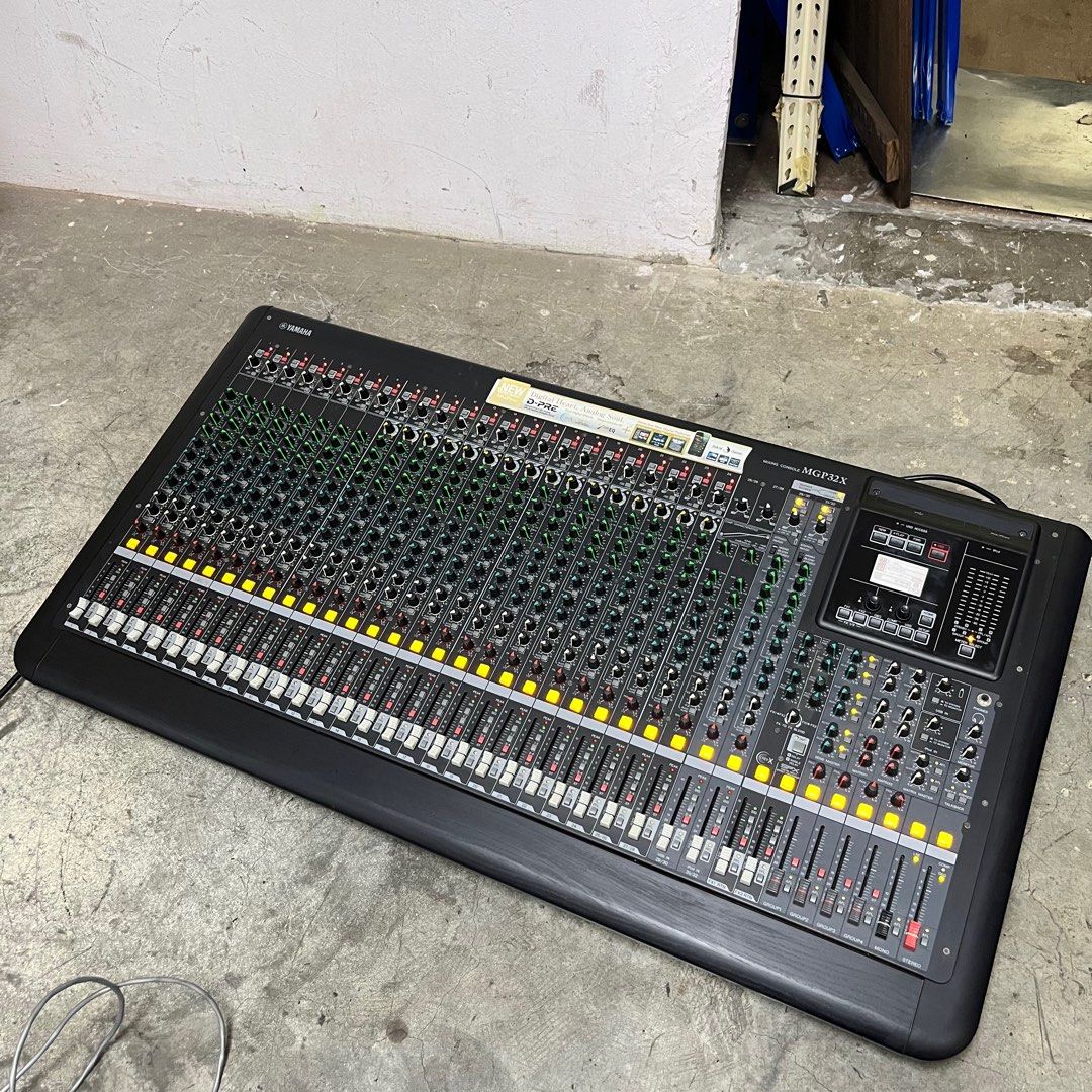 Yamaha MGP32X 32-Channel Analog Mixing Console with DSP Effects, Audio ...