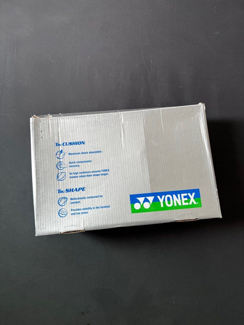 Yonex AE-1 GOLD, Men's Fashion, Footwear, Sneakers on Carousell