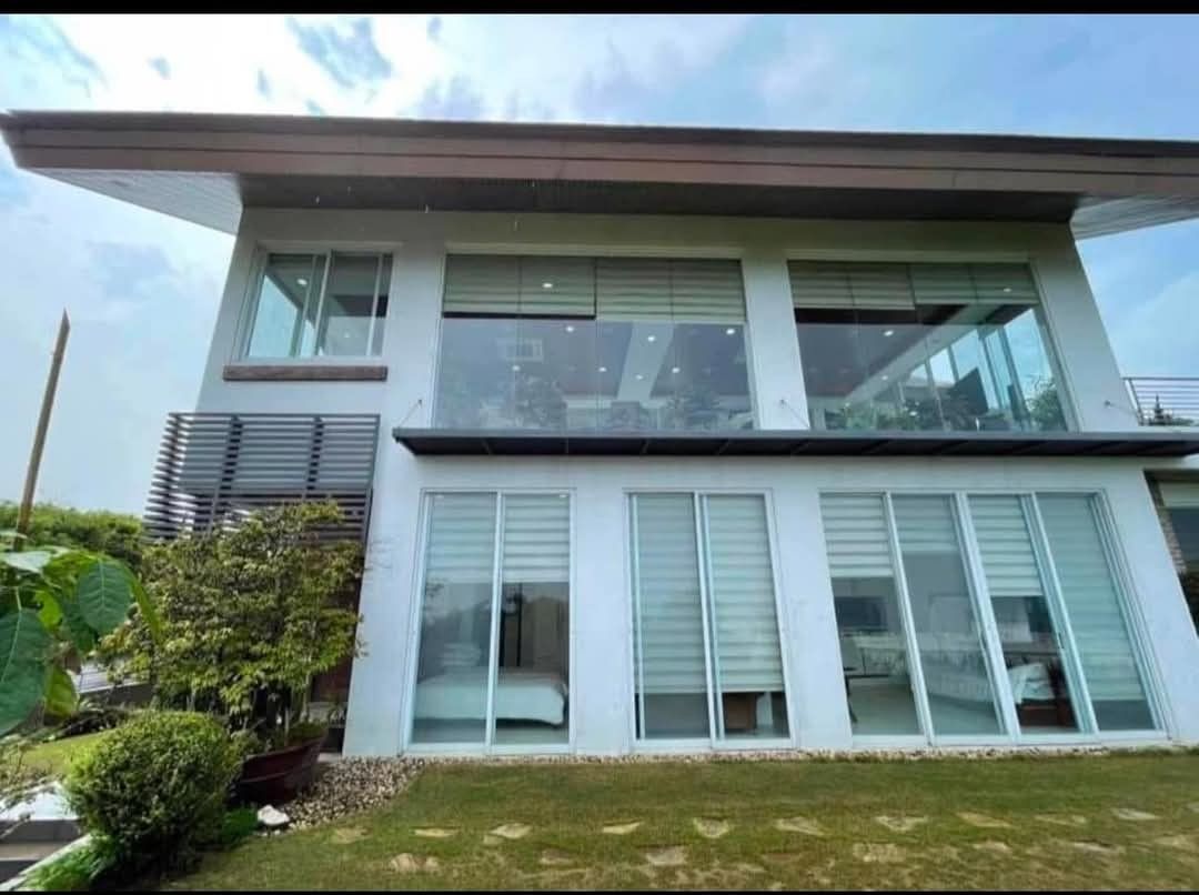 1000sqm REST HOUSE w/over Looking Taal Lake FOR SALE @Splendido ...