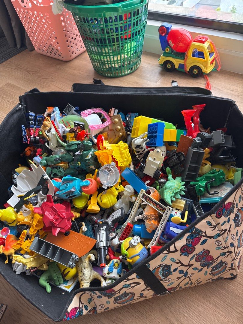 1 whole box random toy animal dinosaur ship car robot Lego, Hobbies ...