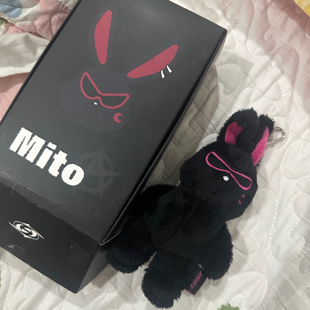 ATEEZ MITO OFFICIAL KEYRING, Hobbies & Toys, Toys & Games on Carousell