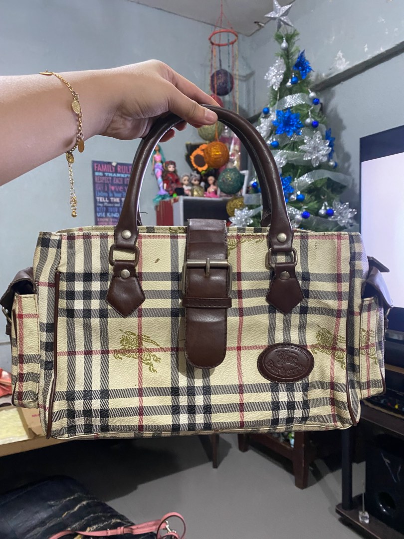 Authentic Chic Burberry Doctors/Hand Bag, Luxury, Bags & Wallets on Carousell
