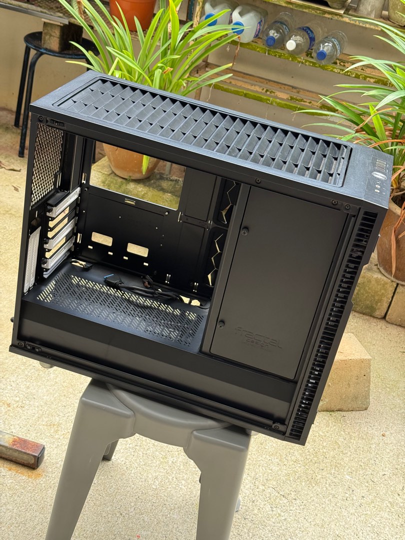 Fractal design R6 White, Computers & Tech, Desktops on Carousell