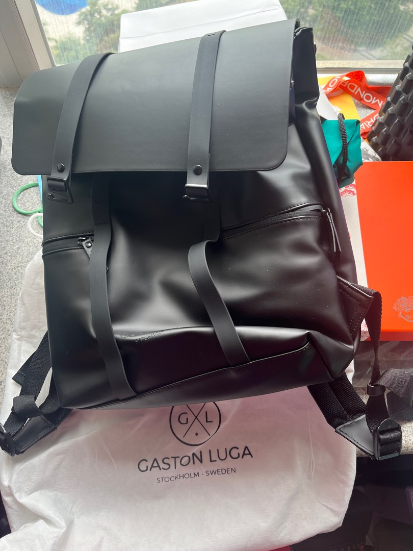 Gaston Luga Backpack Black, 男裝, 袋, 背包 - Carousell