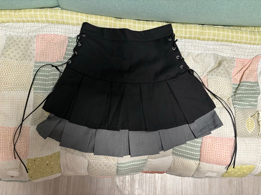 Kpop skirt, Women's Fashion, Bottoms, Skirts on Carousell