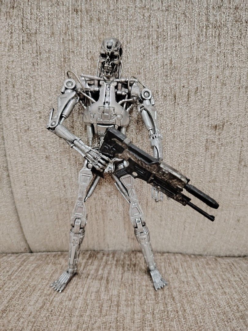 NECA Terminator endoskeleton T-800, Hobbies & Toys, Toys & Games on ...
