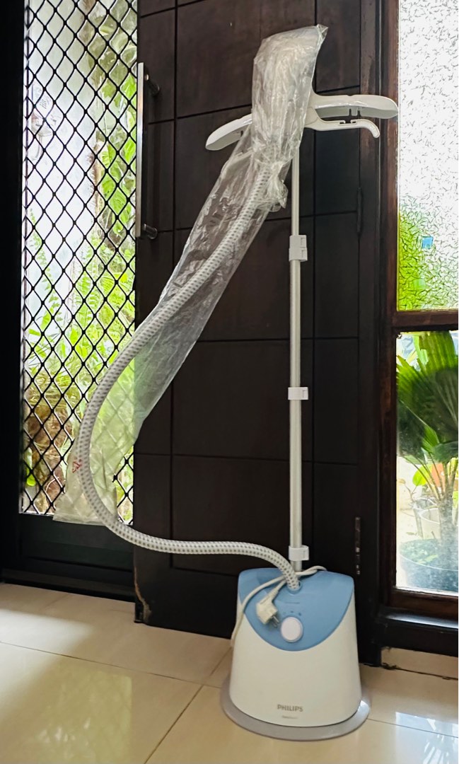 Philips Stand Steamer GC 482/25 biru, Elektronik, Lainnya di Carousell