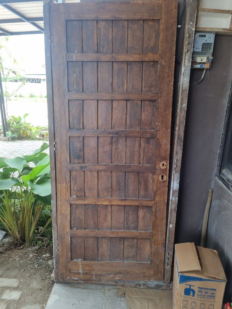 Pintu Dan Kusen Copotan Rumah Baru Bahan Kayu Tebal Bagus, Perabotan ...